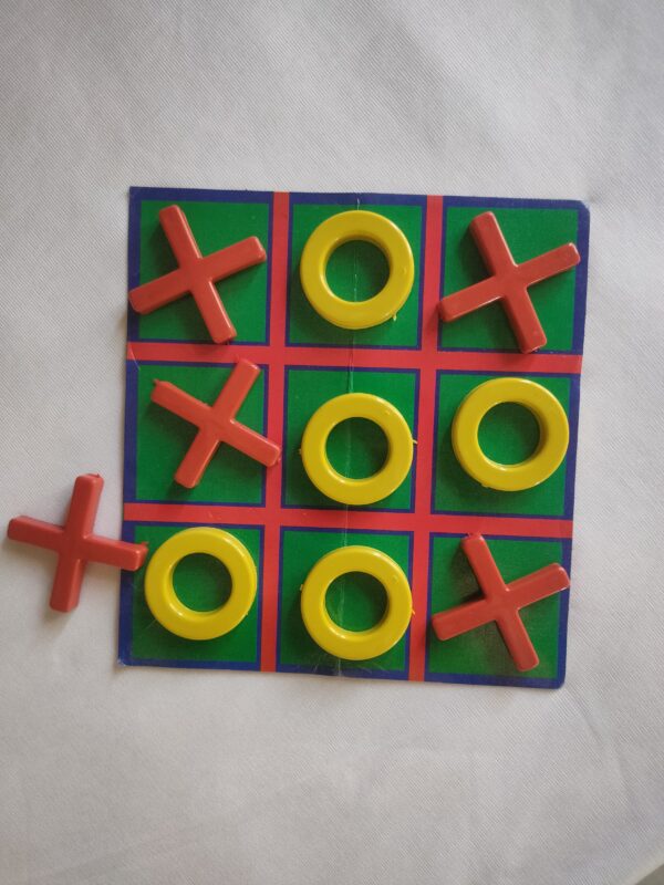 Tic Tac Toe - The Classic Brain Exercise Game! - littlelearns.com